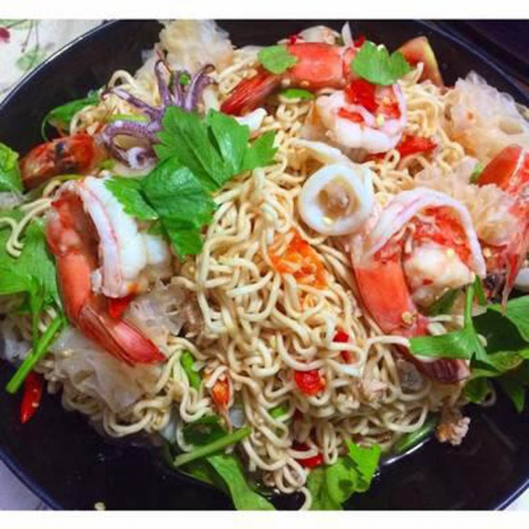 Yum mama (Thai instant noodle salad)